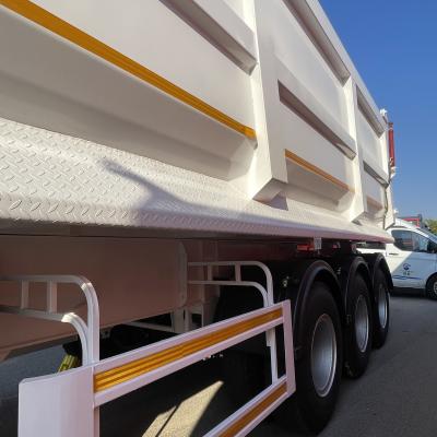Cina Autoveicoli a motore a tre assi con capovolgimento a tre assi in vendita