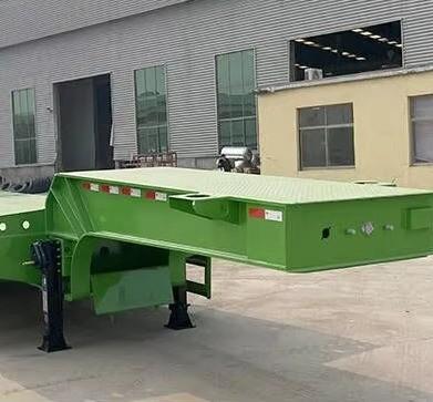 中国 150トンの最大積載 重荷輸送用低床半トレーラー 販売のため