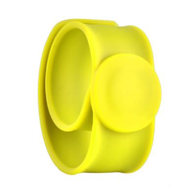Cina Braccialetti su ordinazione regolabili di schiaffo del silicone di polsino di schiaffo del silicone di RFID in vendita