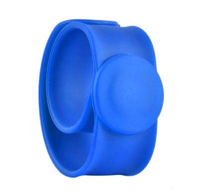 Cina Braccialetti su ordinazione regolabili di schiaffo del silicone di polsino di schiaffo del silicone di RFID in vendita