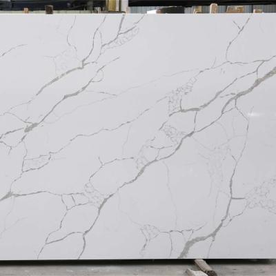 Cina Calacatta Colore Tavolino artificiale lastre di pietra di quarzo 3200x1600mm Per cucina in vendita