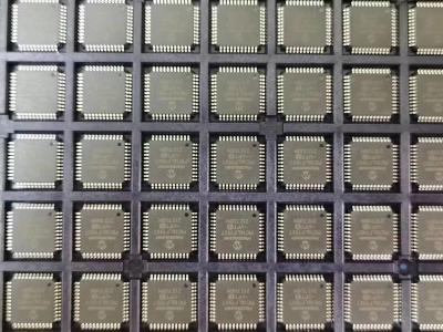 中国 PIC16LF1937-I/PTのマイクロチップQFP-44の集積回路板部品 販売のため