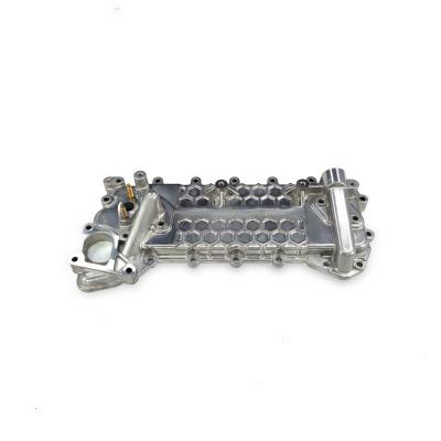 Chine La couverture de réfrigérant à huile d'Assemblée de réfrigérant à l'huile 4HK1 s'ajoutent creusent 4HK1 8-97333-877-0 pour Isuzu Engine à vendre