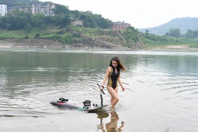 Cina OEM Customized 110cc 2 tempo Motore a benzina Bluepenguin Jet Surfboard per il surf in vendita