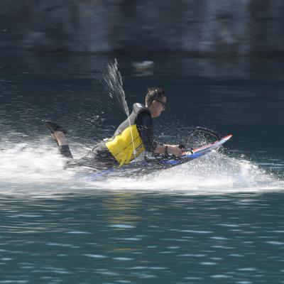 Cina Unisex E-Jet Surfboard Motore a benzina Shell a 2 tempi per un'esperienza di surf senza pari in vendita