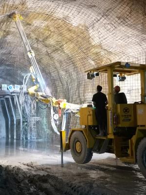 Cina Metodo di tunneling di sezione completa Jumbos sotterranea macchina di perforazione della roccia completamente idraulica in vendita