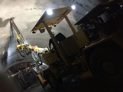 China Máquina de perfuração totalmente hidráulica de túneis Jumbos Anchor Bolt para suporte de túneis à venda