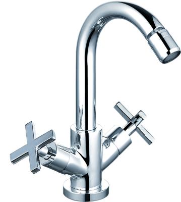 中国 Chrome Finish Brass Material Basin Mixer Faucet For Bathroom T8053B 販売のため