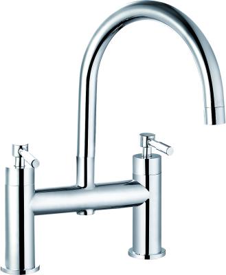 中国 Timeless Chrome Finish Basin Mixer Faucets With Double Handles T80541 販売のため