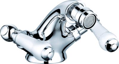 Cina Moderni rubinetti di cromo finitura Bidet per bagno confortevole T8353 in vendita