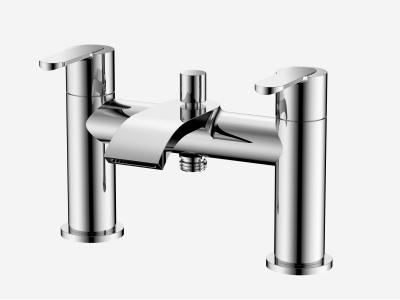 Cina Miscelatore di doccia a doppia maniglia in cromo per bagno T8781 in vendita