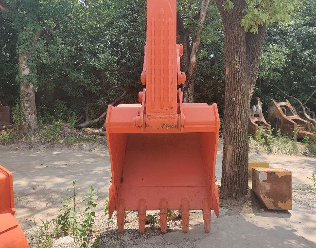 Doosan DH220LC Excavator Bucket