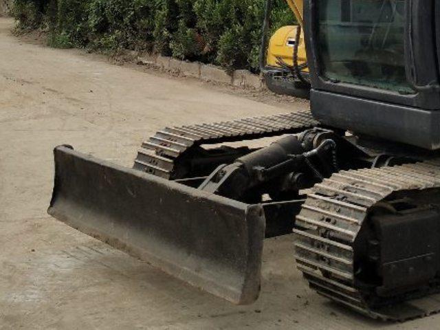 Hyundai R80-7 Excavator Blade