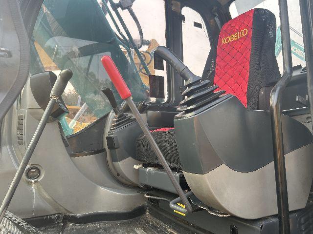 Kobelco SK140LC Excavator Cab