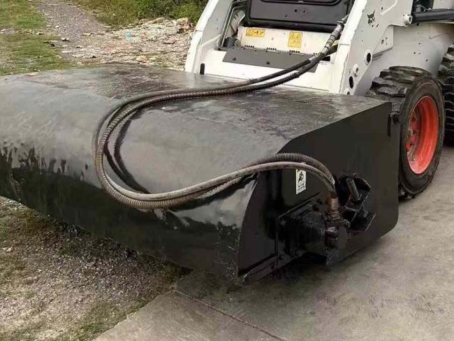 Bobcat S16 Slip Loader snowplow