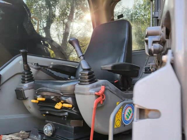 Volvo EC210B Excavator Cab