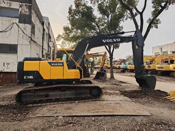 Quality Used EC140DL Volvo Certified Pre Owned Excavator 15870KG For Mining for sale
