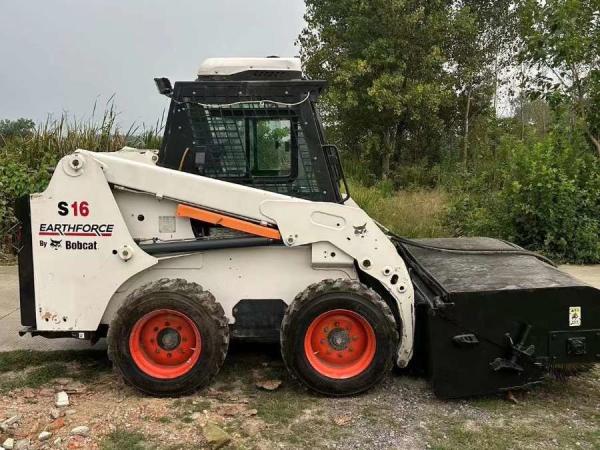 Quality Original Bobcat S16 Old Wheel Loader Skid Steer Construction Equipment 2620KG for sale