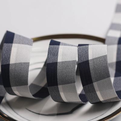 China Zwart en wit getinte kabelband 7 mm-40 mm polyester lintrol Te koop