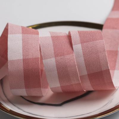 China Zwart en wit getinte kabelband 7 mm-40 mm polyester lintrol Te koop
