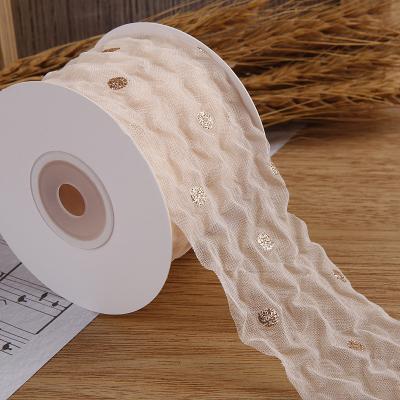 China 50mm Organza Ribbon met Dot Pattern Gold Foil Printed Polyester Organza Ribbon OEM Eco Friendly Te koop