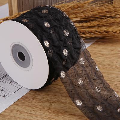 China 50mm Organza Ribbon met Dot Pattern Gold Foil Printed Polyester Organza Ribbon OEM Eco Friendly Te koop