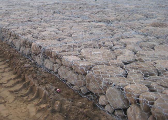 Durable Rock Mattress , Hexagonal Gabion 2.0 - 4.0 Mm Wire Diameter