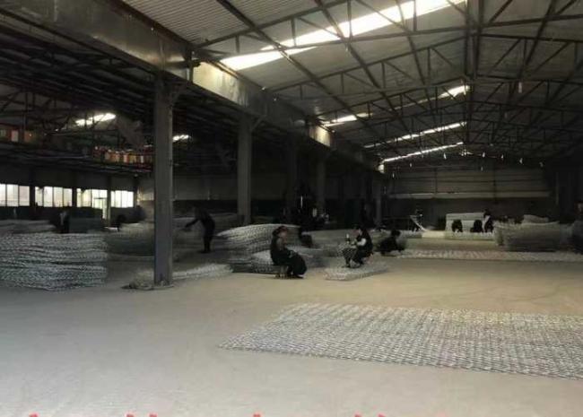 Heavy-Duty PVC-Coated Gabion Mattresses for Soil Stabilization – Ideal for Riverbanks and Slopes