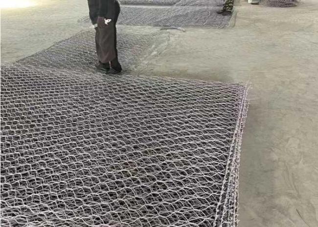 380-550N/mm2 Tensile Strength Hexagonal Galvanized Gabion Mesh For Erosion Control