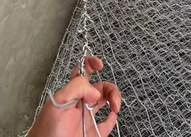 380-550N/mm2 Tensile Strength Hexagonal Galvanized Gabion Mesh For Erosion Control