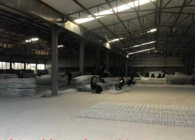 China 220-240g/M2 verzinken beschichteten dunkelgrüne Gabions-Matratze zu verkaufen