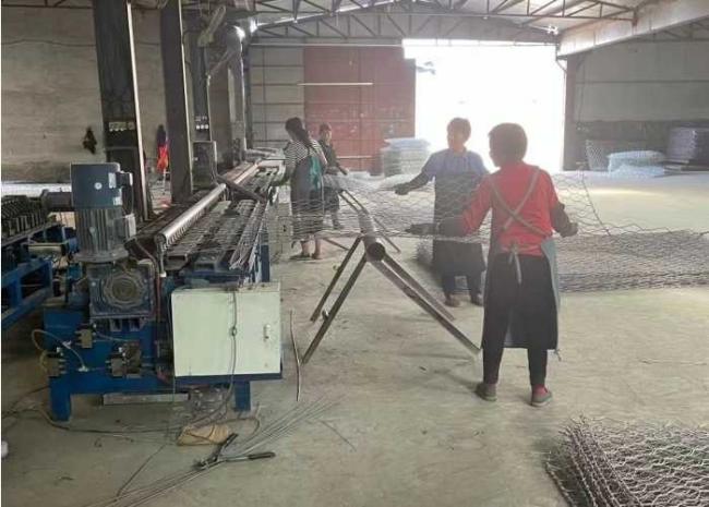 Corrosion-Resistant PVC Coated Gabion Mattress for Flood Control and Ground Movement