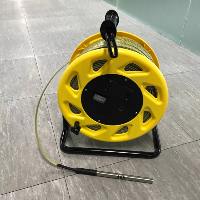 Water level meter in field operation