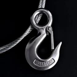 China SS304/316 Us Type 320 A/C Safety Latch Crane Hook with POLISH Finish 0.5-3.0T Capacity for sale