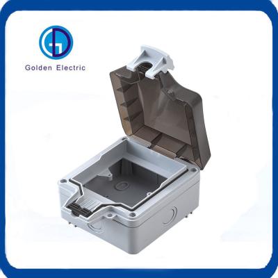 China IP66 Electrical Weatherproof Switched Outlet Protection Box for Outdoor Wiring for sale