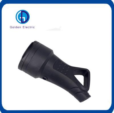 Cina 16A gomma industriale CE Schuko Plug Best seller per nero e tensione nominale 110-250V in vendita