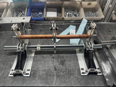 China 11kV indoor Earthing Switch with 150mm Poles  for Switchgear for sale