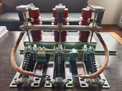 China 11kv 1250A Indoor Earthing Switch with 150mm Poles And Insulation Plate for sale