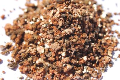 China expanded vermiculite 3-6mm for sale