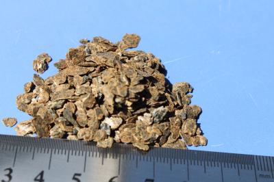 China silvery vermiculite 3-6mm,4-8mm for horticulture,flower,plants for sale