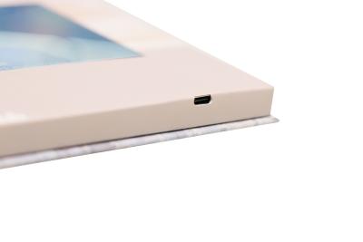China Tarjeta de folleto de video LCD 16:9 con impresión CMYK y memoria de 128MB-32GB en venta