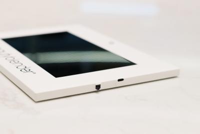 China 16 9 Aspect Ratio Video Brochure with 1 Hour To 2 Hours Charging Time for sale