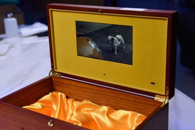 Cina OEM del contenitore di legno di regalo dello schermo LCD di HD video per l'introduzione sul mercato promozionale in vendita