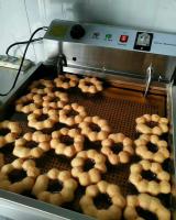 China 300PCS/H Commercial Automatic Mini Donut Making Machine for sale