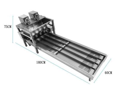 Cina 4800pcs/H 4 rema la ciambella automatica commerciale che fa la macchina in vendita