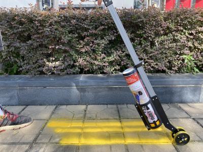 China Ecofriendly Road Marking Paint with Customized Colors and 3 Years Shelf Life for Line Marking for sale