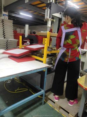 Cina Multifunctional Gift Box Forming Making Machine Pneumatic Driven in vendita