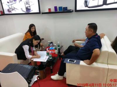 Cina Macchina rigida dell'incartonamento dei gioielli per la scatola che si forma con l'operazione facile per la fabbrica turca del cliente in vendita