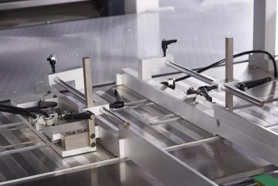 Cina LS-1246G Automatic multi-functional rigid box machine is an convenient for factory has box and hardcover orders. It incl in vendita