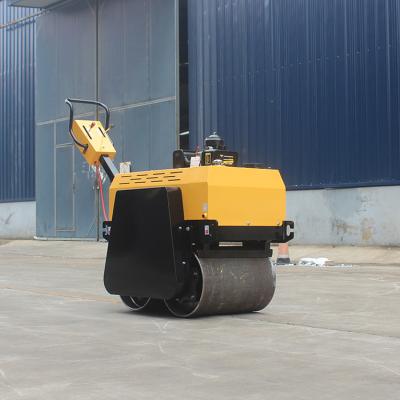 Cina 600 mm di larghezza di compattazione Macchina portatile di compattazione del suolo con capacità del serbatoio del carburante di 2,5 l in vendita